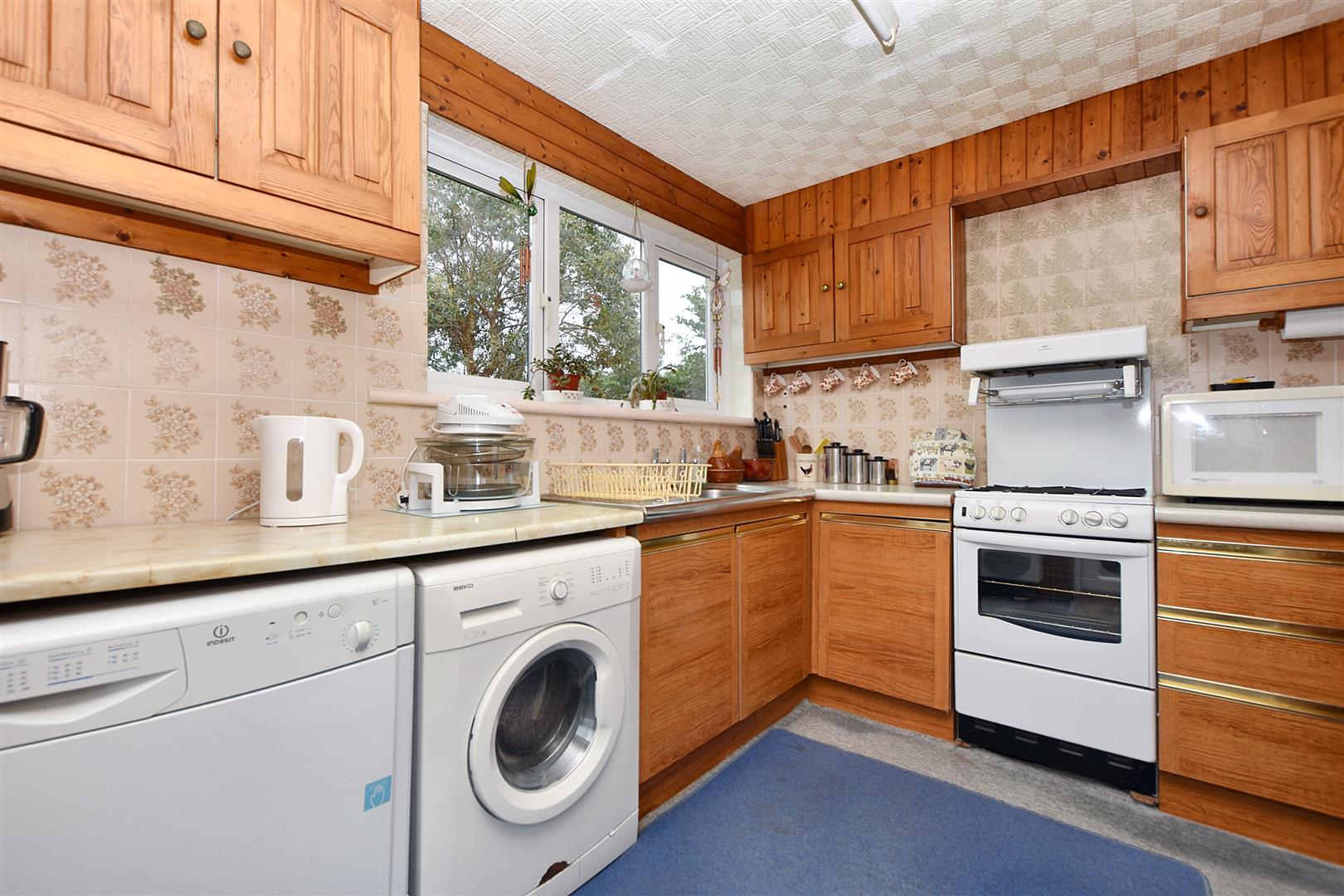 Property Details for The Square, Pevensey Bay, Pevensey - Town Property ...